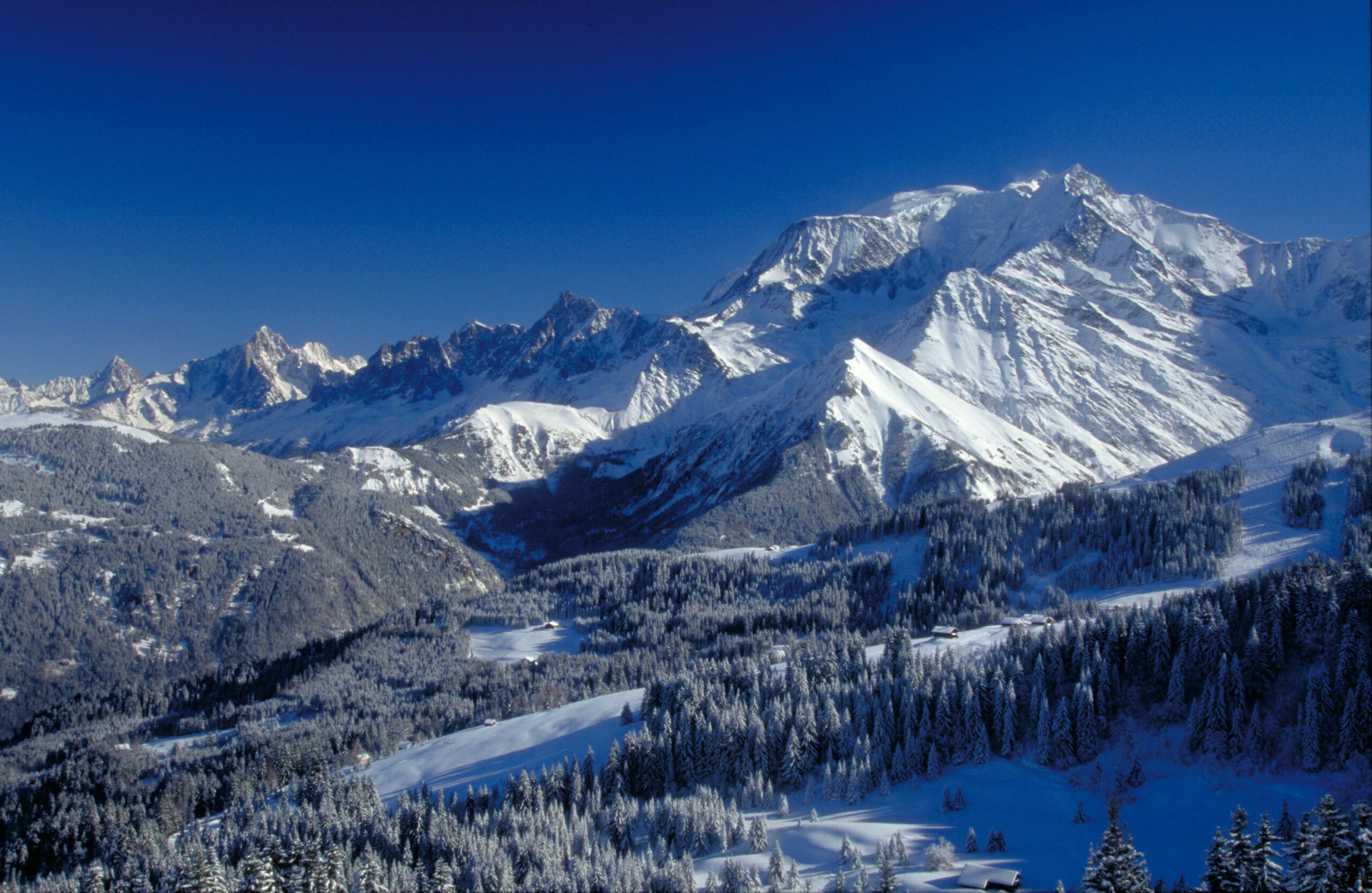 Auvergne-Rhône-Alpes Tourisme : des conditions de réservation et d ...
